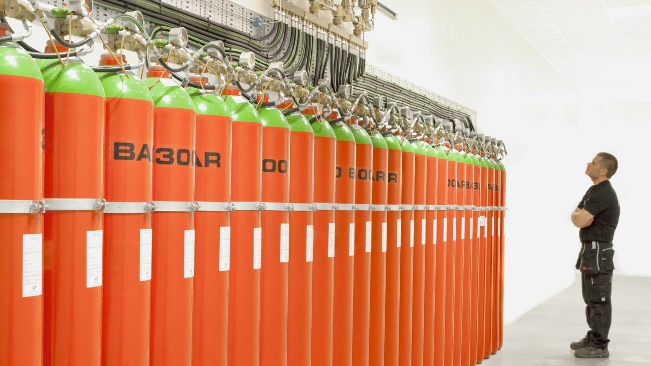 Coromatic chooses Mercur